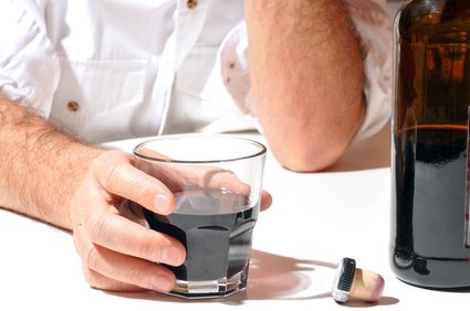 Alcoolisme chronique : symptômes, traitement, définition - docteurclic.com